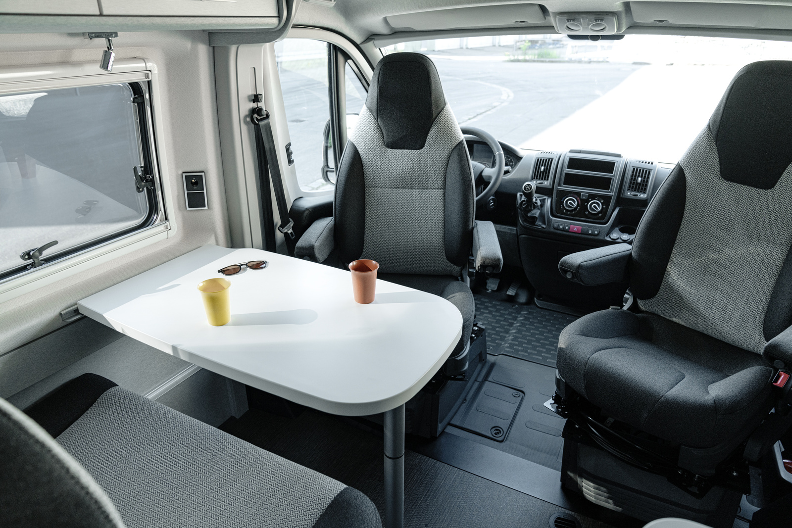 2 Camper Vans HYMER en Special Edition - Erwin Hymer Group Ibérica